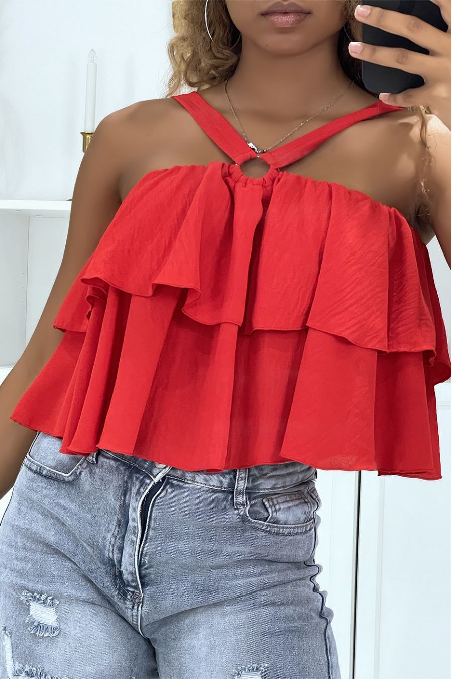 Rode top met ruches en gekruiste bandjes