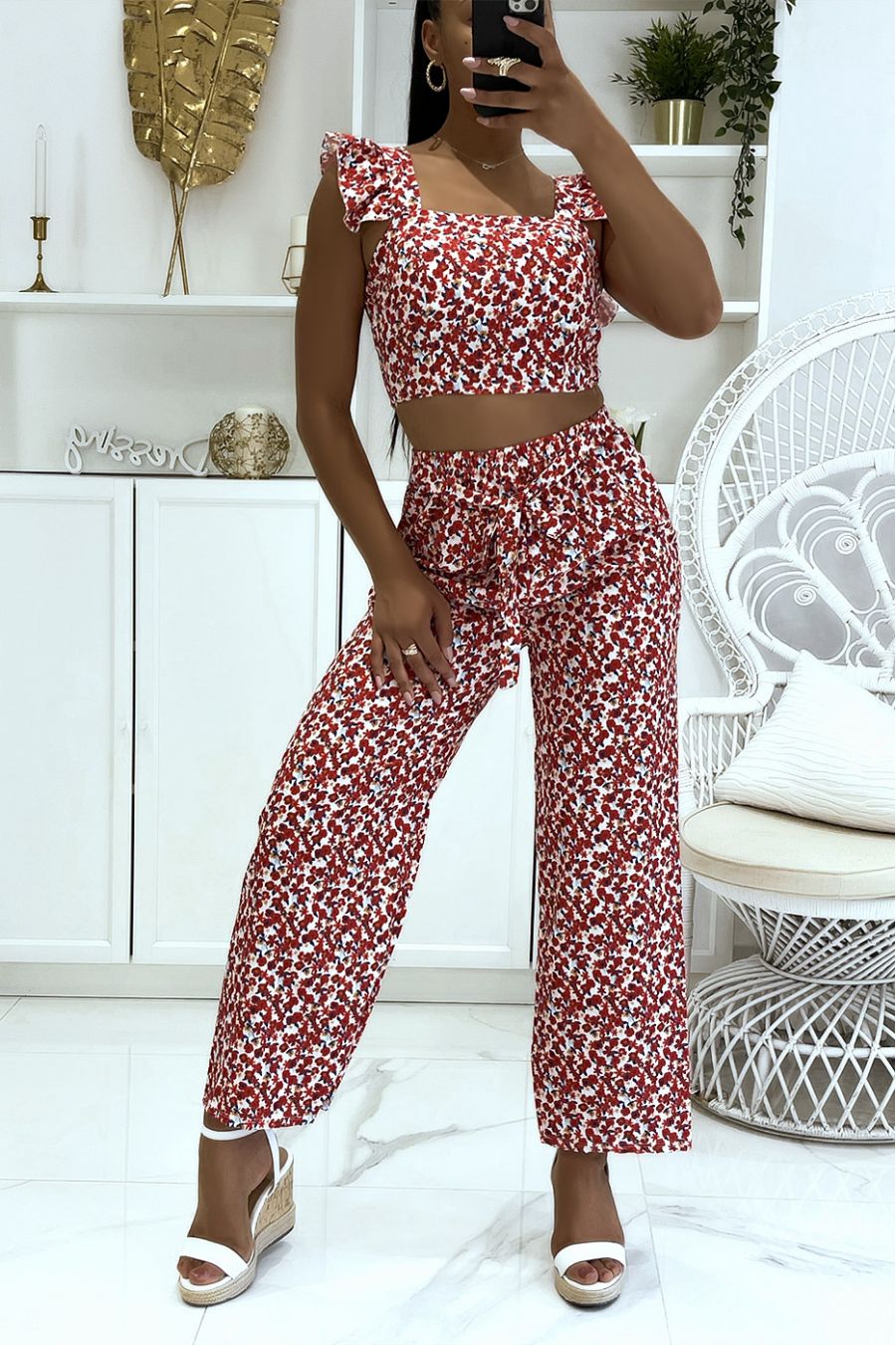 Ensemble rouge fleurie crop top bustier et jolie pantalon patte d'éléphant